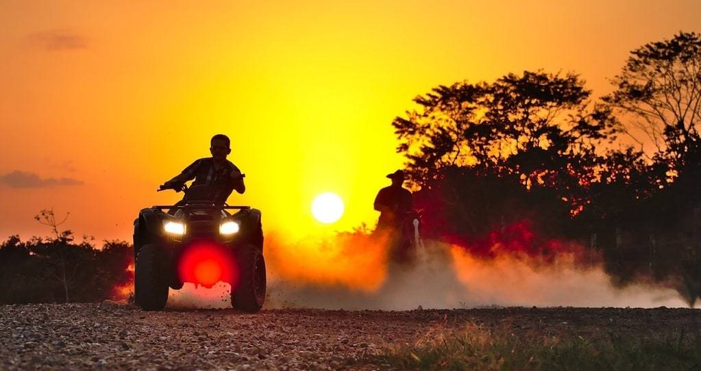 Les équipements de protection essentiels pour le quad - Véhicules tout ...